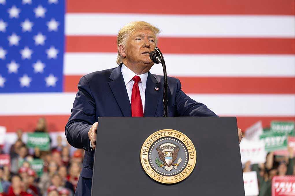 Trump Says Triumphal Arch Construction Just Two Months Away | Straight News